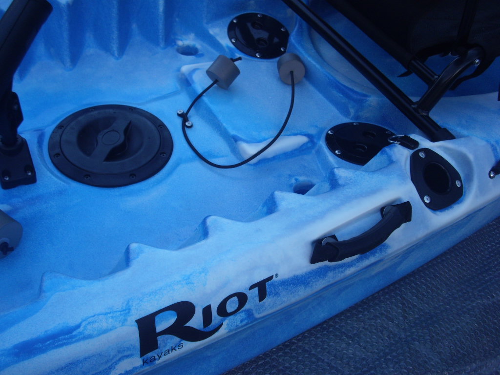 Escape Duo Deluxe Angler – Riot Kayaks | Paddel Store